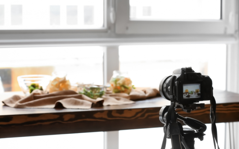 How to Make a DIY Photography Studio for Product Photos